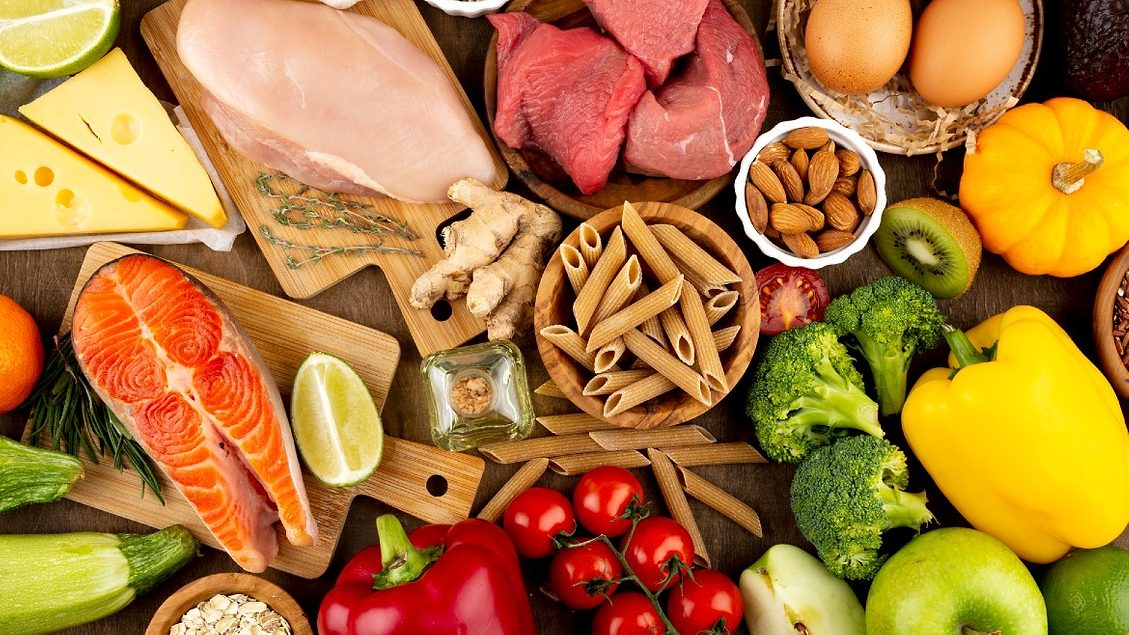 HHS, USDA Unveil Dietary Guidelines Prioritizing ‘Whole Foods’ Over ...